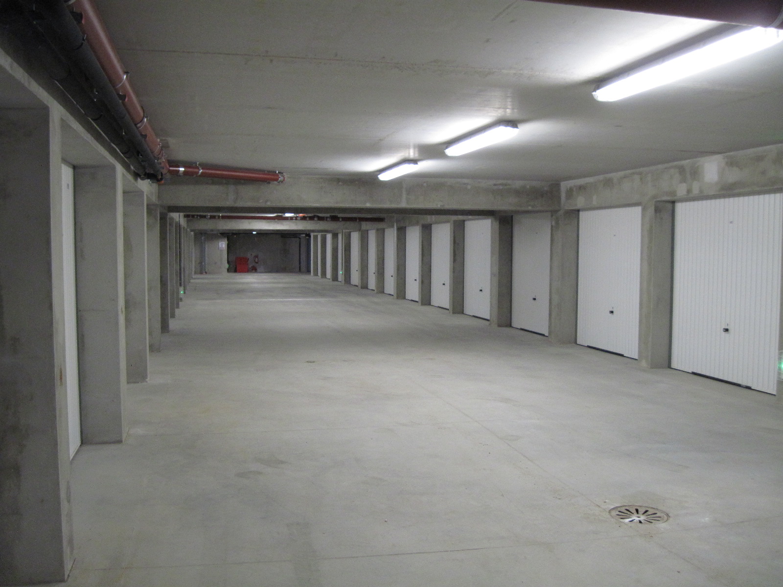 Stockage dans une cave, un parking : quels sont vos droits ? - Free Stock